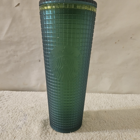 Dining | Starbucks Spring 222 Iridescent Jeweled Green Grid 24 Oz ...